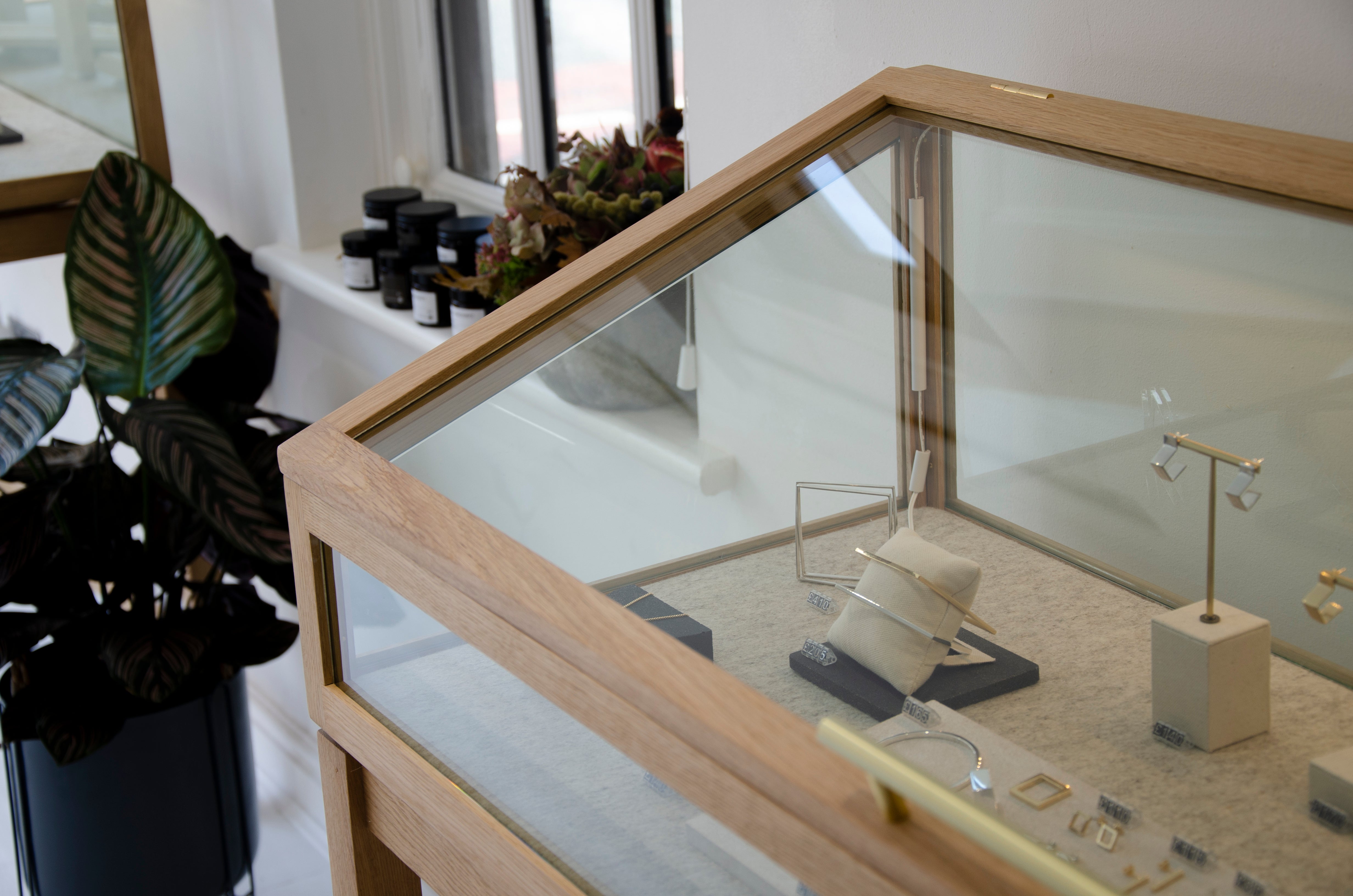 How We Can Help You To Create Your Perfect Jewellery Shop – Utology Designs